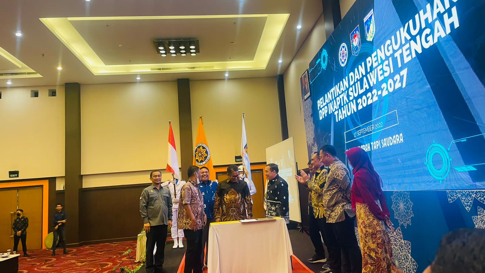 Mendagri buka Kongres IKAPTK Sulteng, Ketua Umum DPN lantik pengurus ...