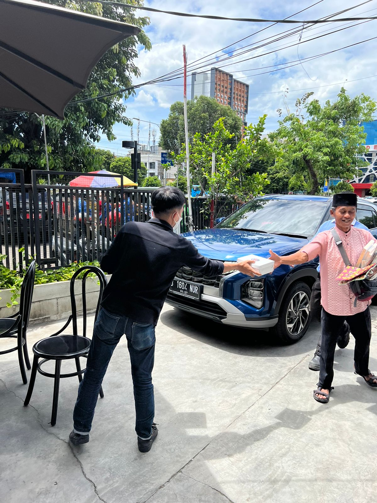 Peringati sumpah pemuda, DPN IKAPTK bagi-bagi makan siang gratis – IKAPTK
